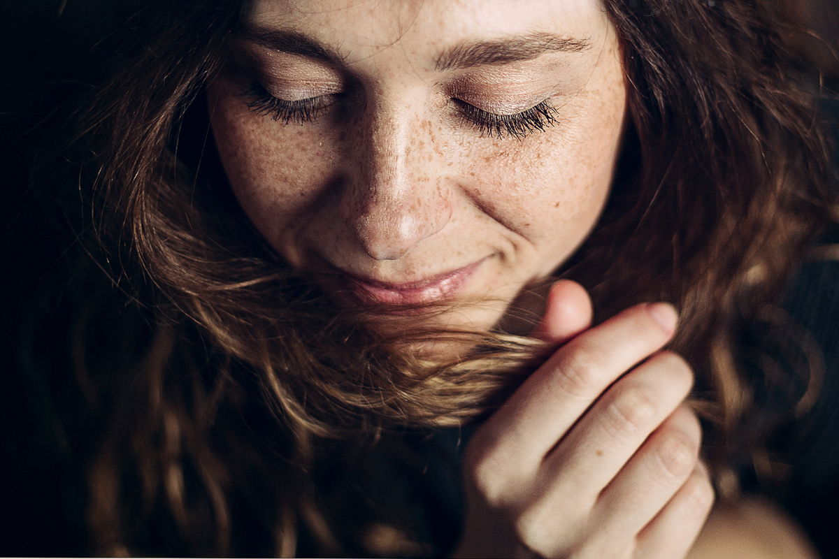 The Power of Going Makeup-Free: Why Authenticity is the New Beauty Sta ...